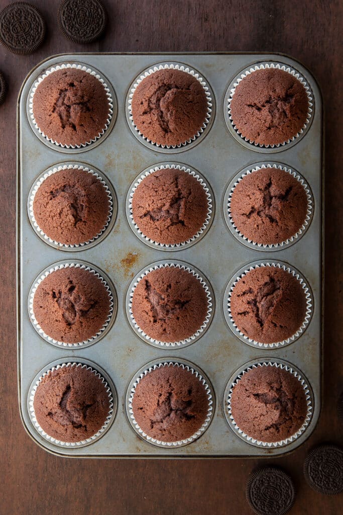 Oreo Buttercream Frosting Cupcakes