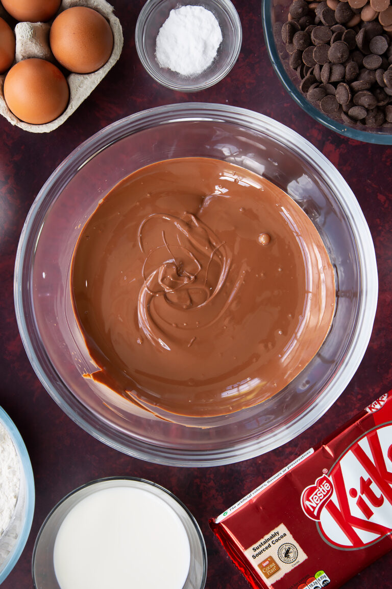 KitKat Cake