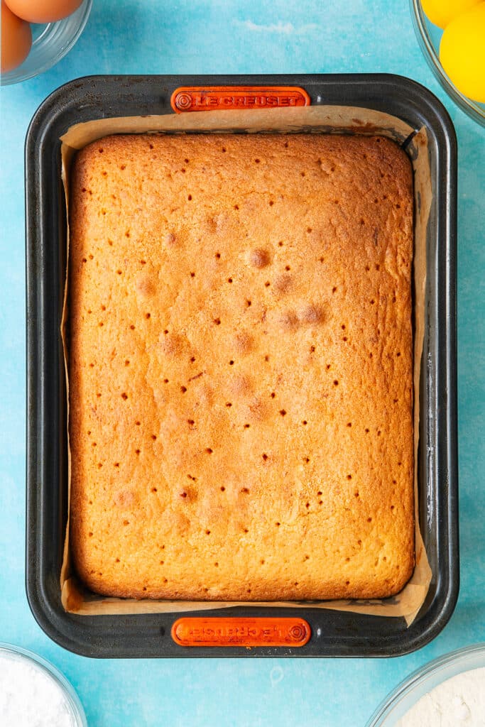 Lemon drizzle tray bake